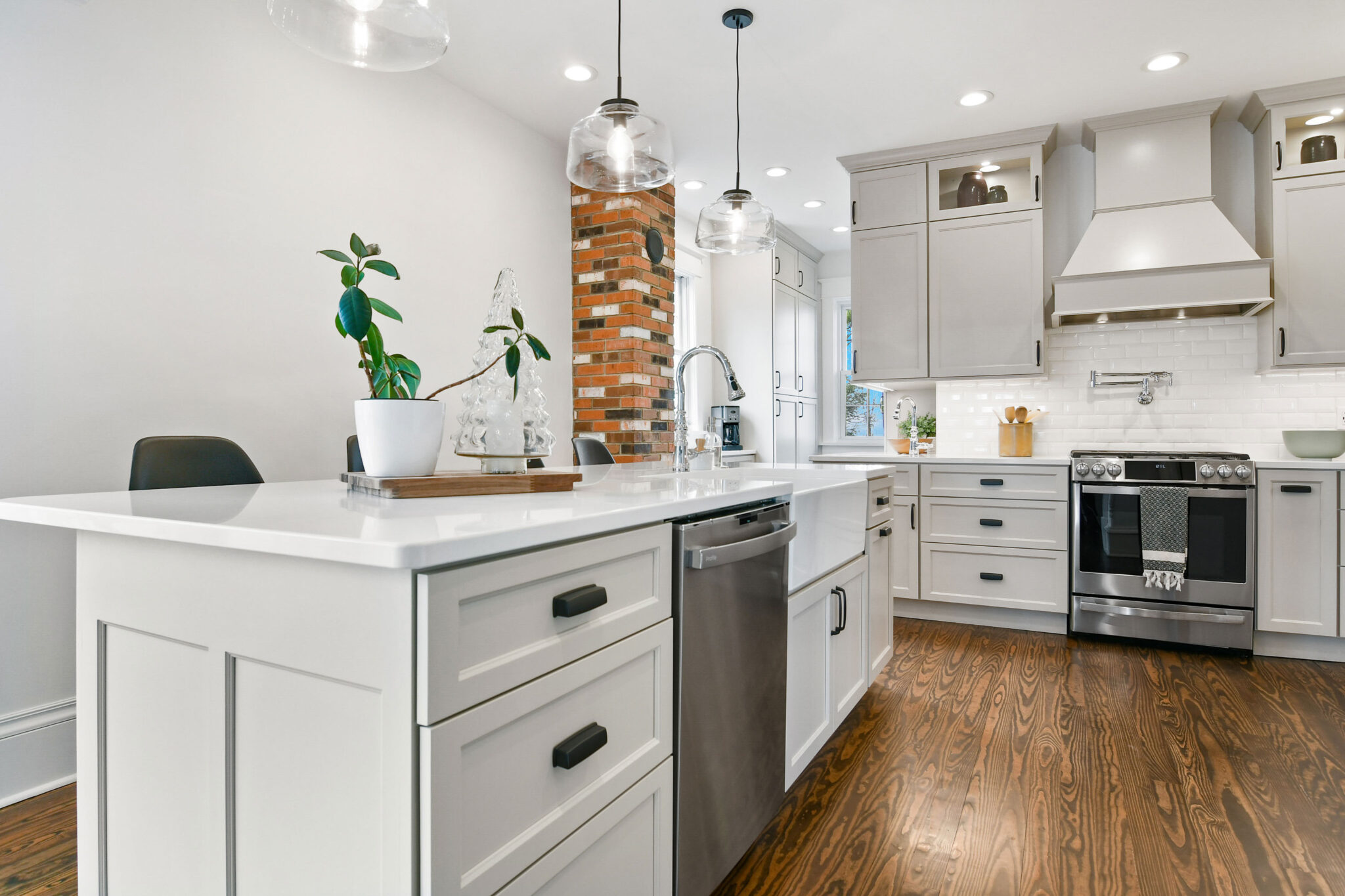 New Gen Farmhouse Kitchen - DreamMaker Bath & Kitchen